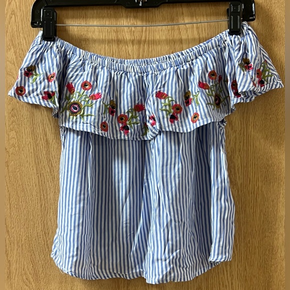 Tops | La Reyna Off Shoulders Topbeautiful Condition | Poshmark